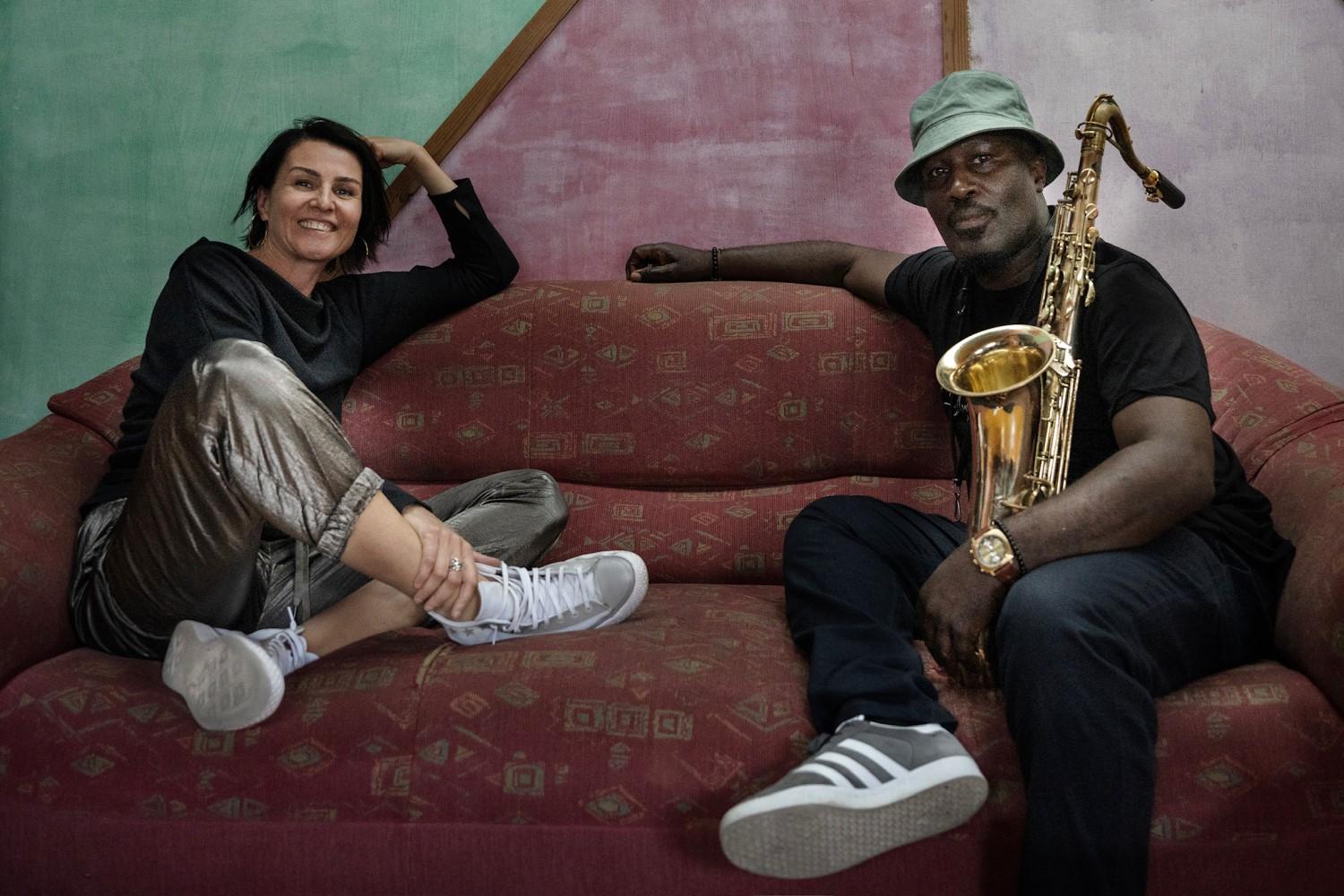 Alina Bzhezhinska & Tony Kofi: Harp & Saxophone Duo, 'Astral Travelling ...